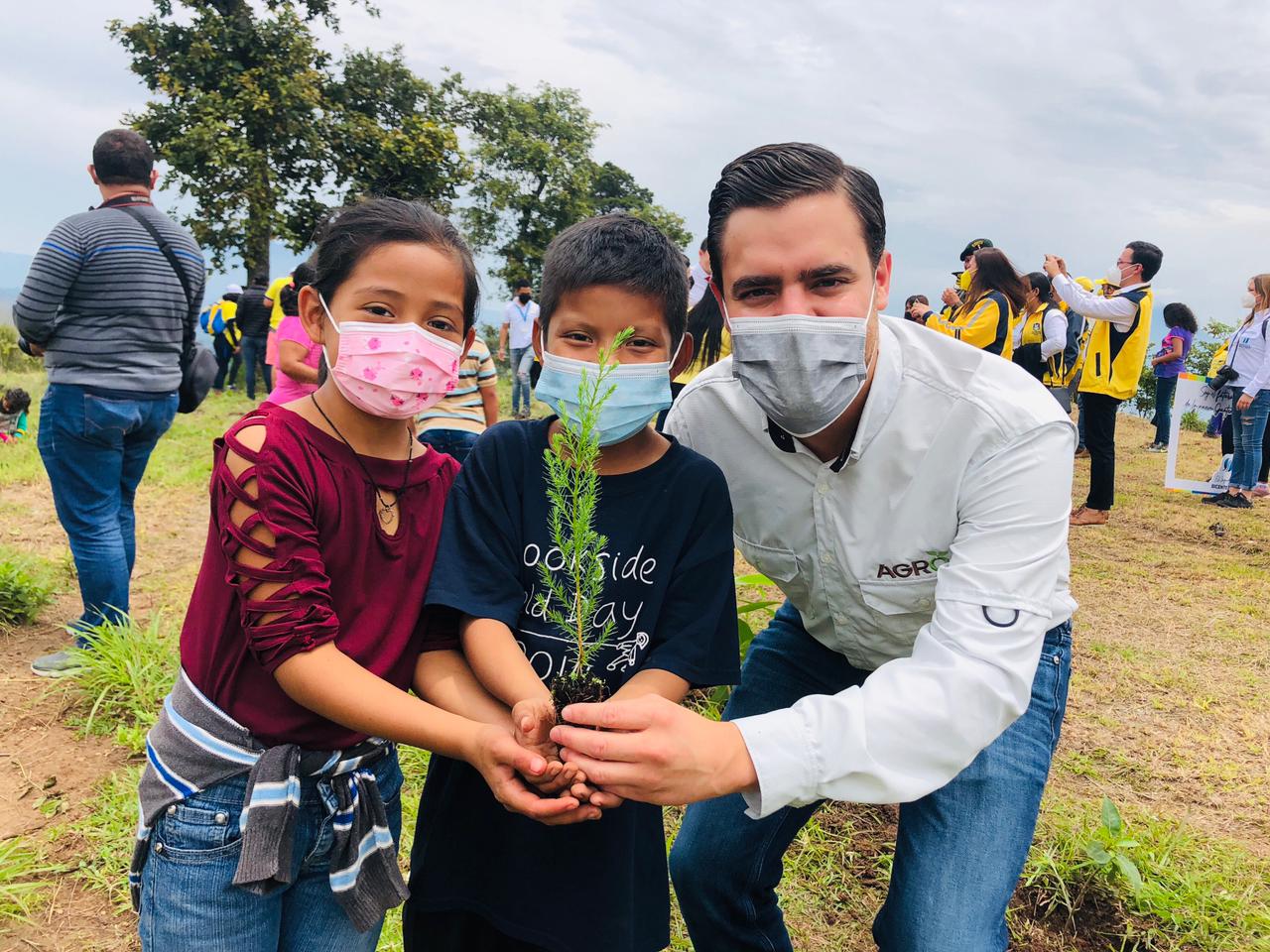 Reconocen la labor de AgroProgreso - Revista Granito de Arena